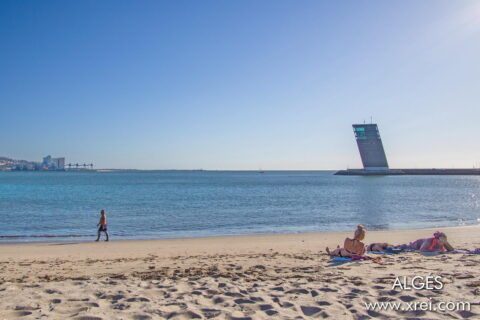 Alges, Lisbon • XREI.com